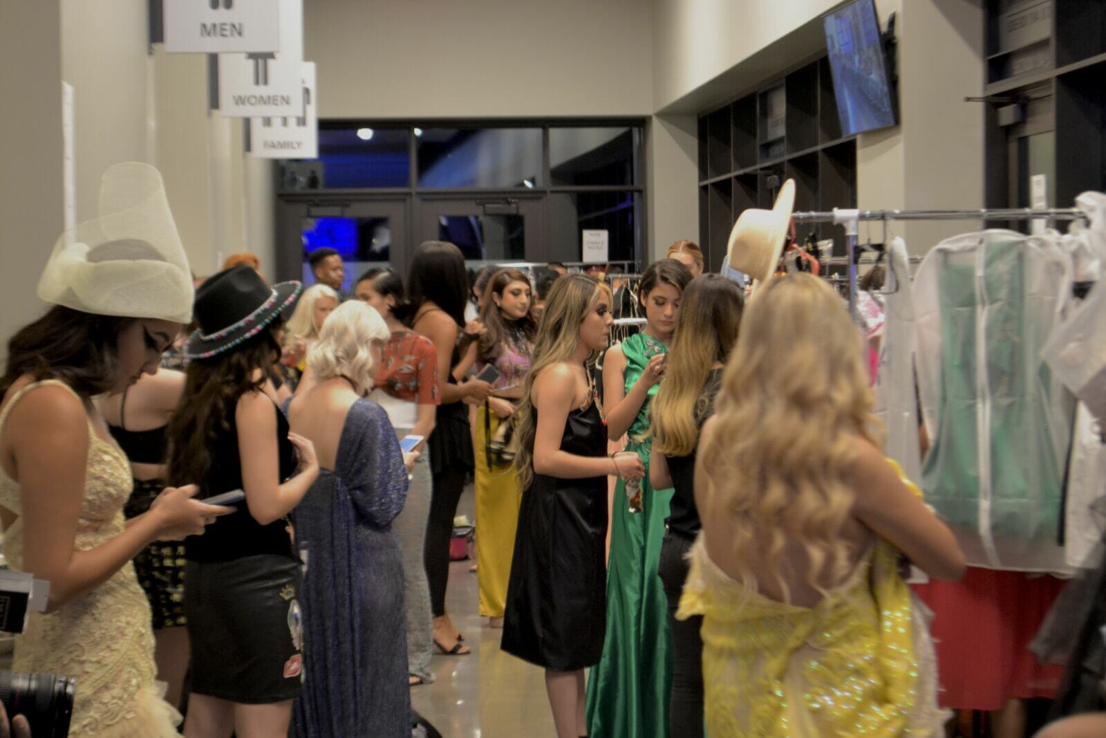 A look at the impact the modeling and fashion industry on body image ...