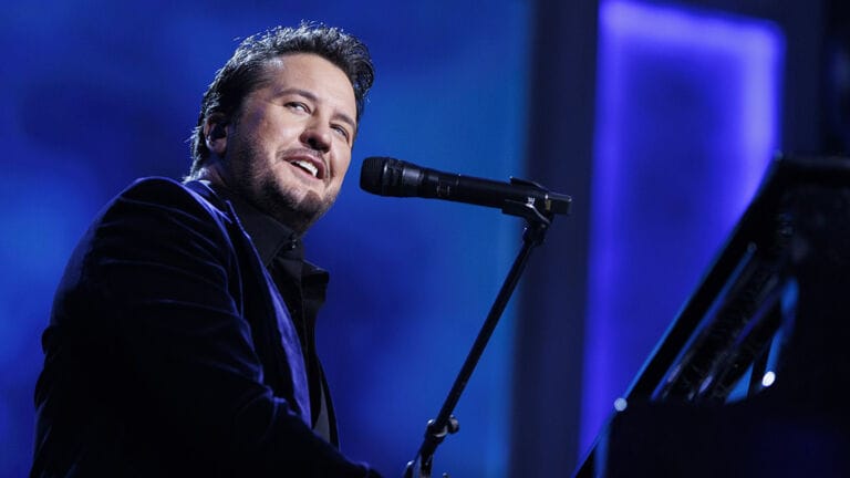 Luke Bryan will headline Thursday night at 2025 Coors Light Birds Nest ...