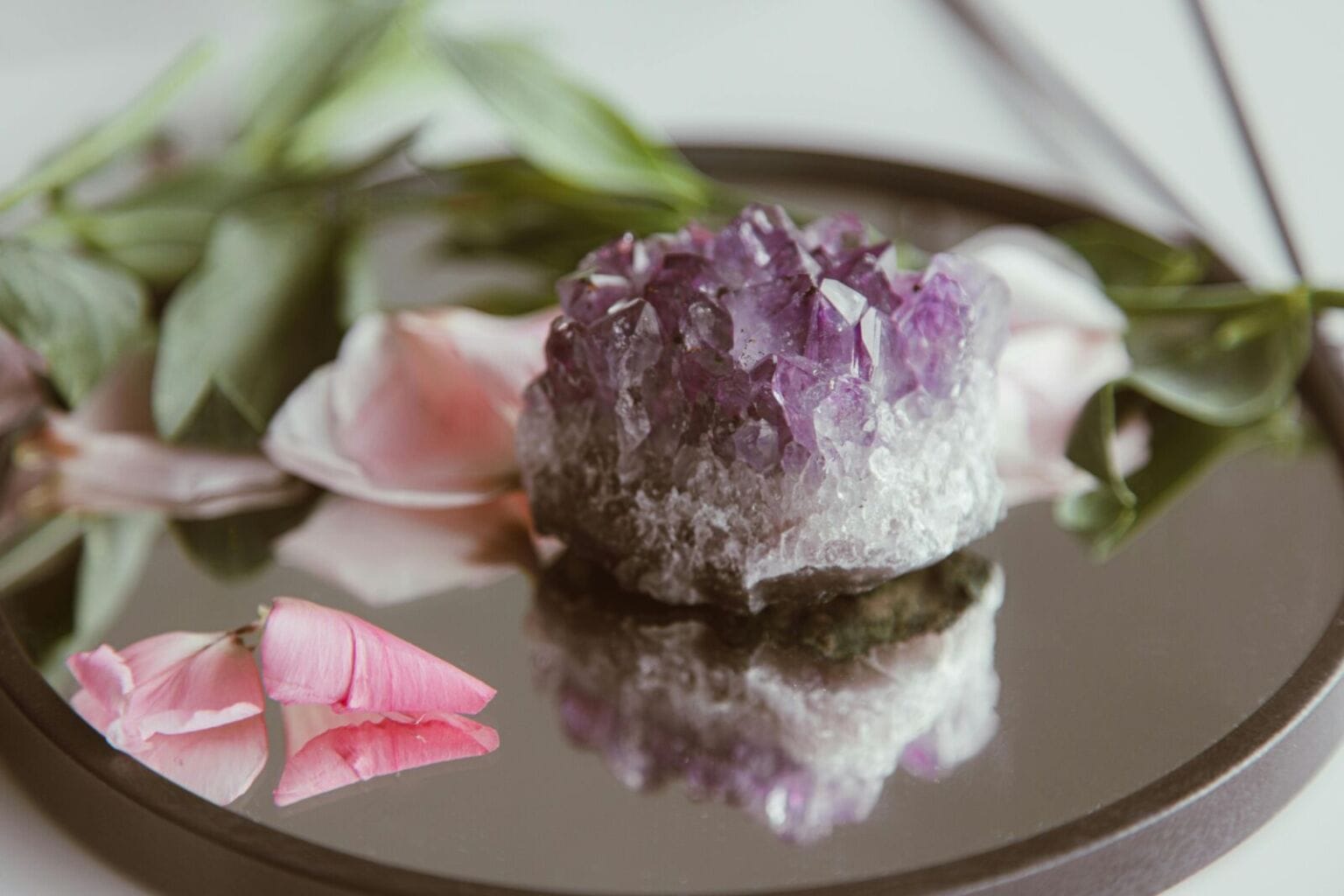 Bringing money into your home with amethyst crystals - AZ Big Media