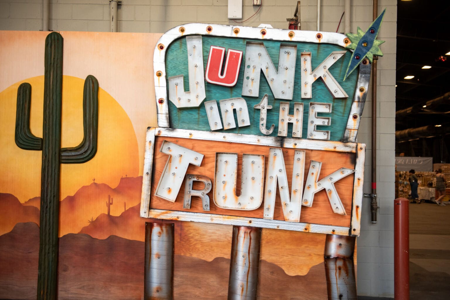 Junk in the Trunk vintage market brings 160 vendors to Scottsdale - AZ ...
